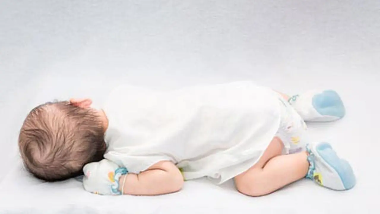 Erina Gudono Unggah Foto Bebingah Sedang Tummy Time, Apa Sih Manfaat ...