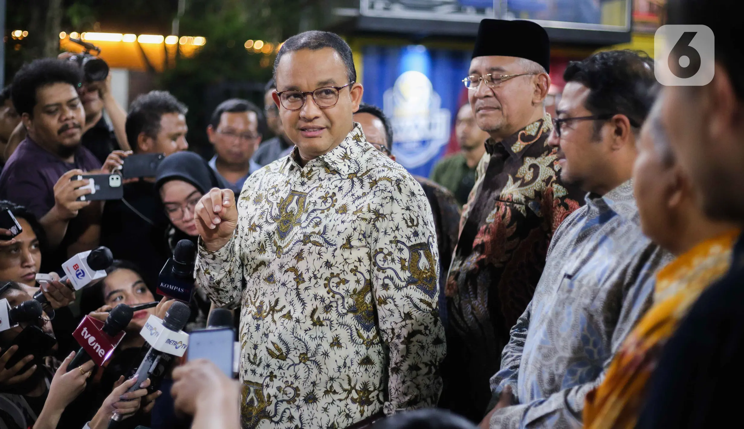 Ekspresi Anies Baswedan Usai Temui SBY di Cikeas - Foto Liputan6.com