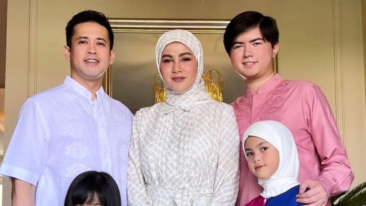 Momen Manis Olla Ramlan Rayakan Idul Adha Bareng Mantan Suami, Adem ...