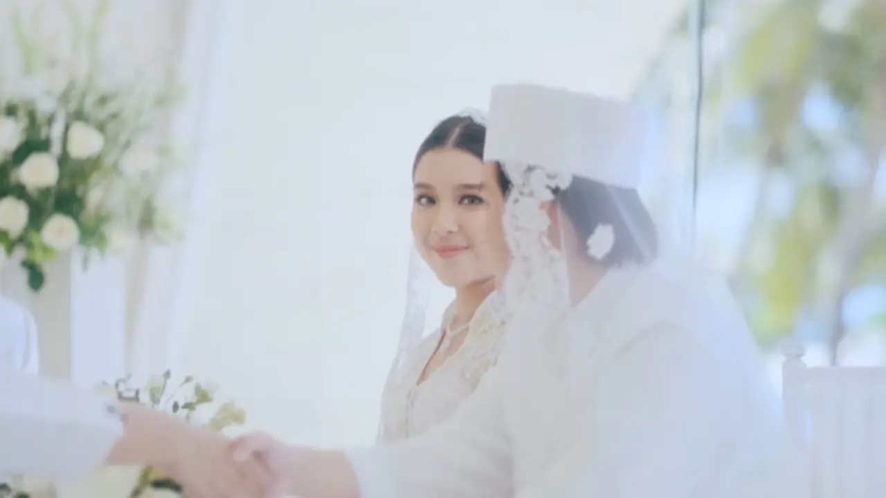 Doa untuk Pengantin Baru Barakallahu Laka dan Keutamaan Membacanya - Hot Liputan6.com