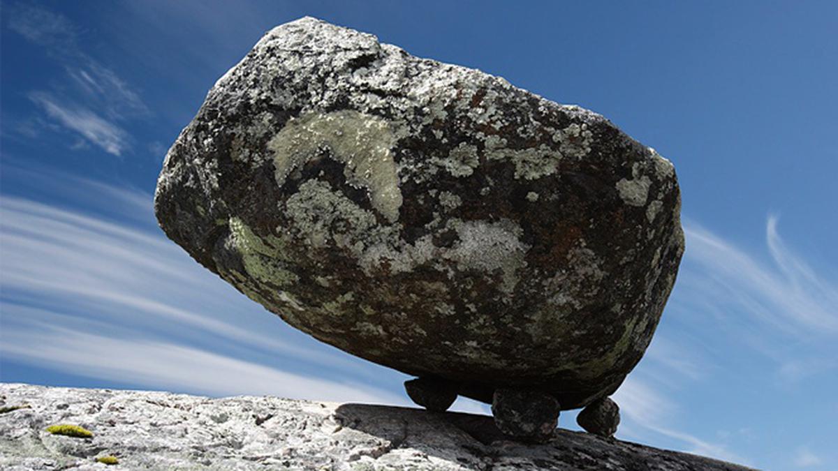 Misteri Batu Raksasa seperti Tangga di Puncak Gunung Vottovaara