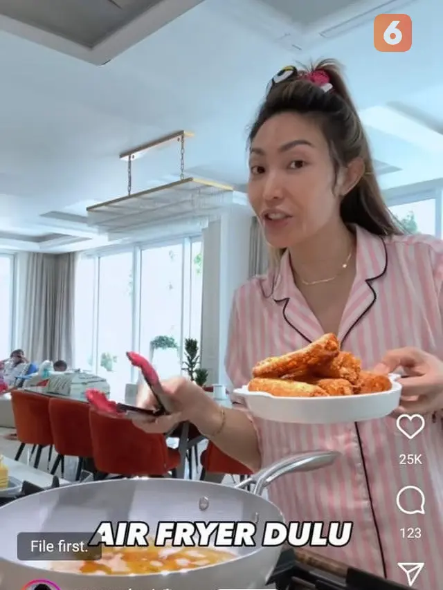 Potret Dapur Ayu Dewi, Elegan dengan Sentuhan Klasik Modern - ShowBiz Liputan6.com