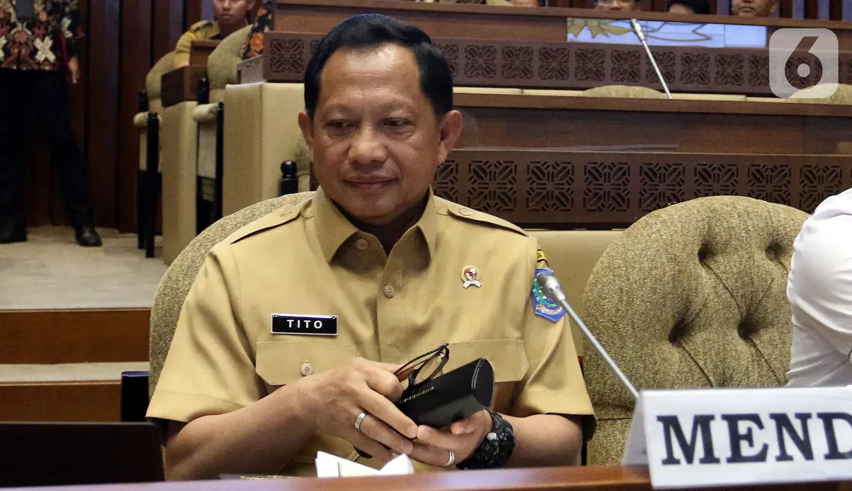 FOTO: Mendagri Tito Rapat Kerja dengan Komisi II DPR - Foto Liputan6.com