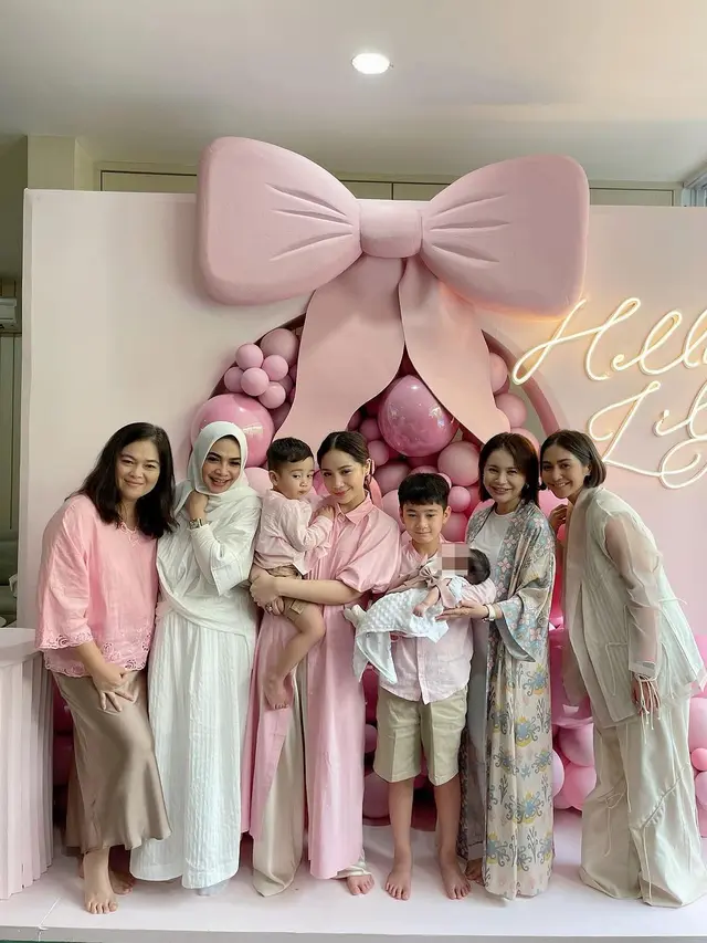 8 Momen Akikah Baby Lily Anak Angkat Raffi-Nagita, Sederhana Bernuansa ...