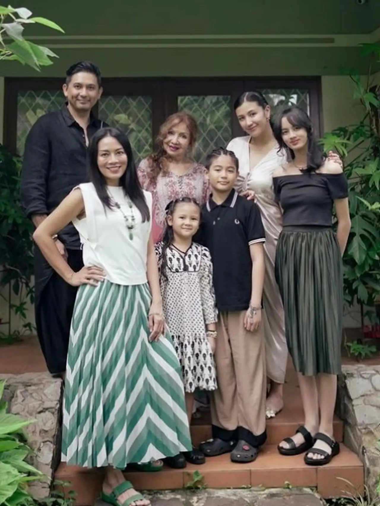 Potret Atisha Prajna, Putri Dewi Lestari yang Makin Cantik ...