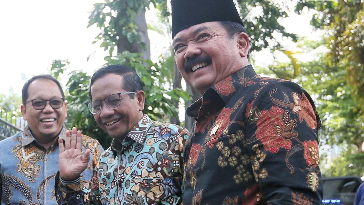 Mahfud Md Puji Sosok Hadi Tjahjanto: Orangnya Soleh, Rajin Sembahyang - News Liputan6.com