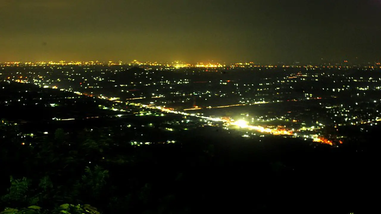 Daya Tarik Pictniq, Destinasi Menikmati Pemandangan Alam di atas Bukit ...