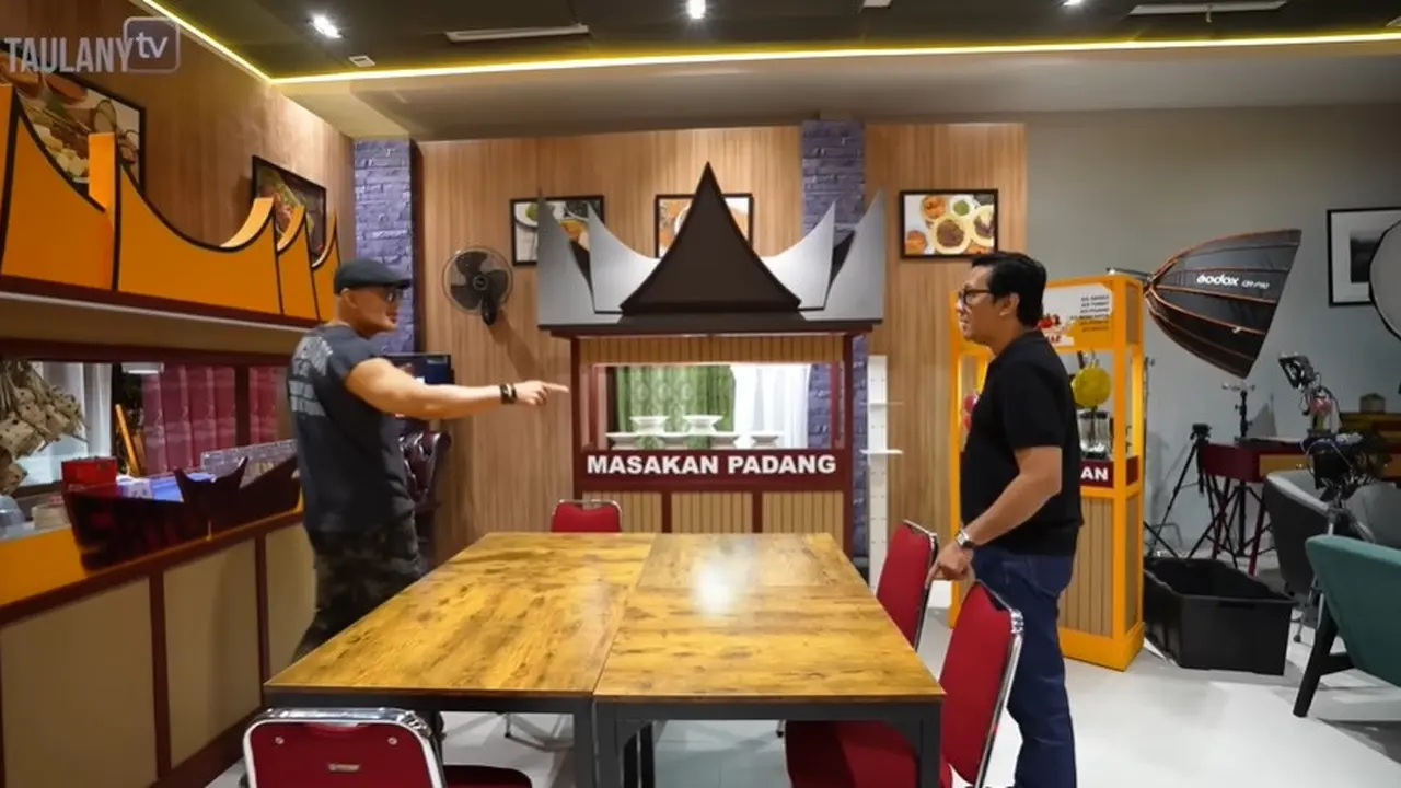 Melihat Studio Deddy Corbuzier yang Memiliki Fasilitas Lengkap, Ada ...