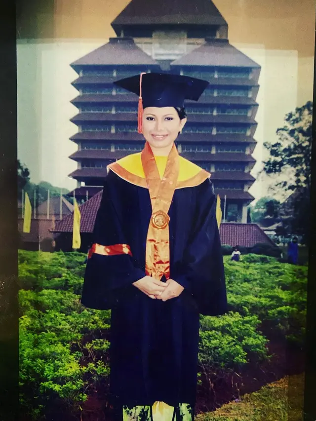 Genap Berusia 42 Tahun, Ini 7 Potret Transformasi Rossa dari Kecil ...