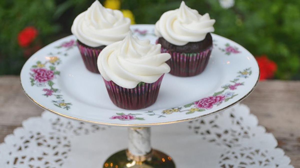 DIY Piring Kue Simple Nan Elegan - Photo Fimela.com