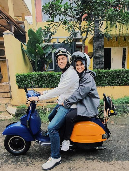 10 Potret Mesra Giovanni Tobing dan Istri 11 Tahun Nikah - Photo Fimela.com