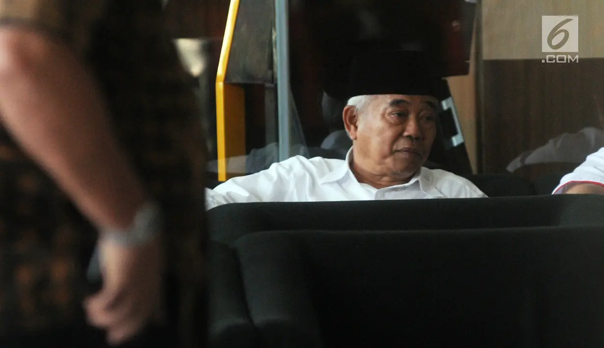 FOTO: Kasus Romahurmuziy, KPK Periksa Kiai Asep Saifuddin Chalim - Foto ...