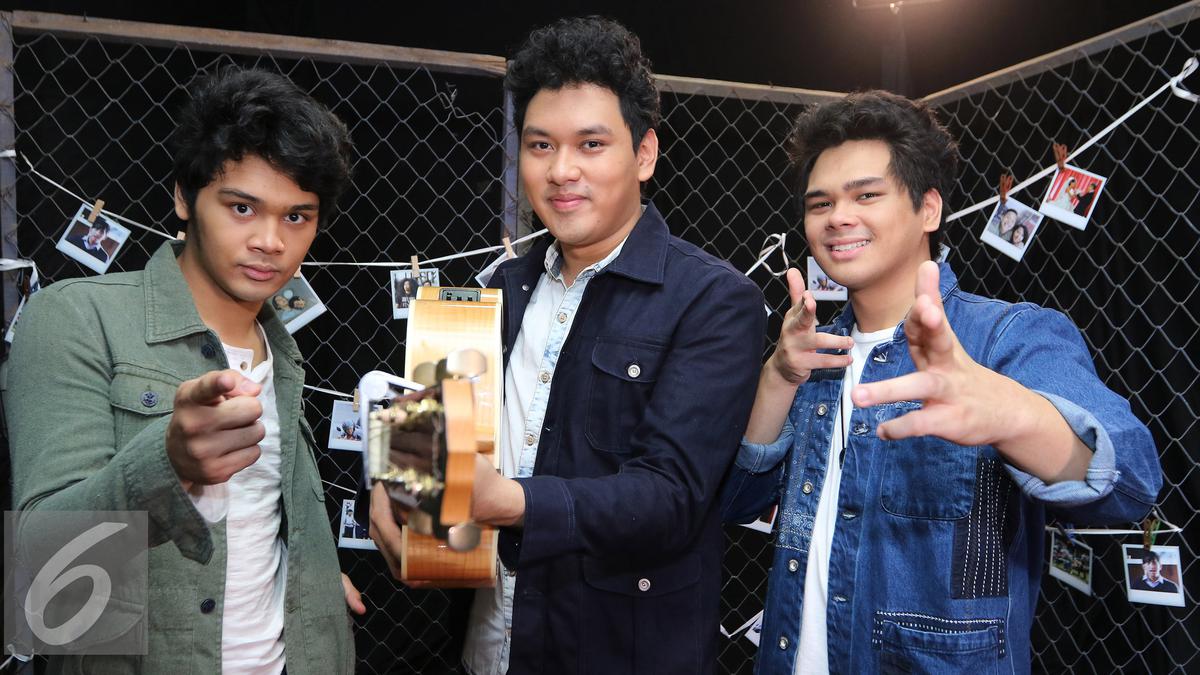Lirik Lagu Lagu Write Me Another Song - TheOvertunes