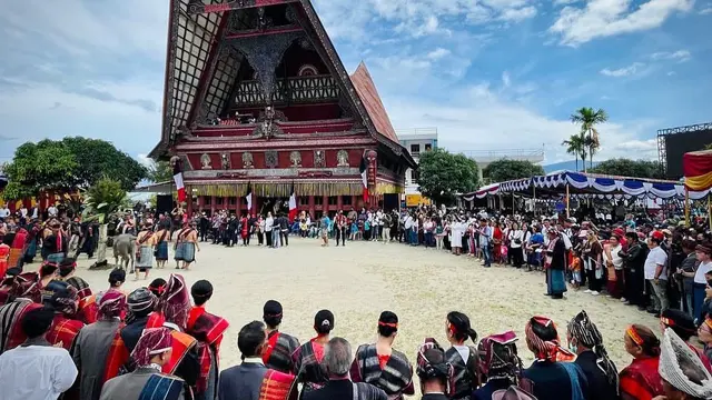 Kembangkan Wisata Danau Toba, Erick Thohir Bakal Bangun Museum - Bisnis ...
