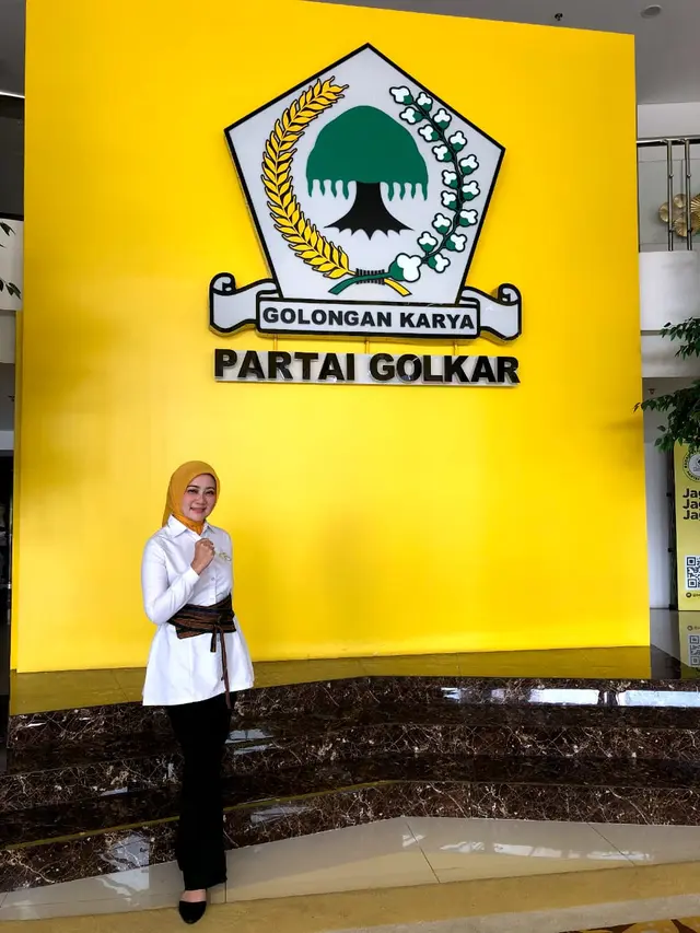 Istri Ridwan Kamil, Atalia Praratya Resmi Daftar Jadi Bacaleg Partai Golkar - Pemilu Liputan6.com
