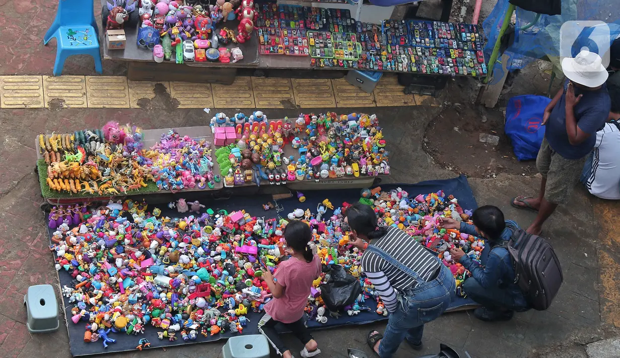 Eksistensi Pasar Loak Kebayoran Lama di Tengah Gempuran Jual Beli ...