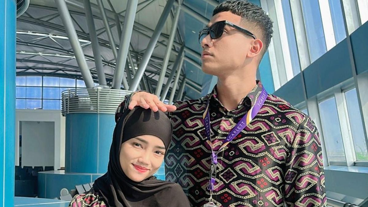 Fadly Faisal dan Fuji Berangkat Umrah di Tengah Video Part 2 Mirip ...