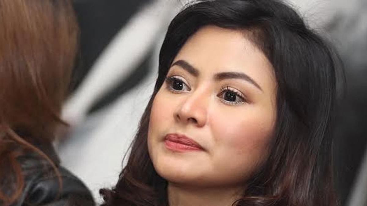 Ditangkap Polisi, Vitalia Shesya Nangis Ingat Anak - ShowBiz Liputan6.com
