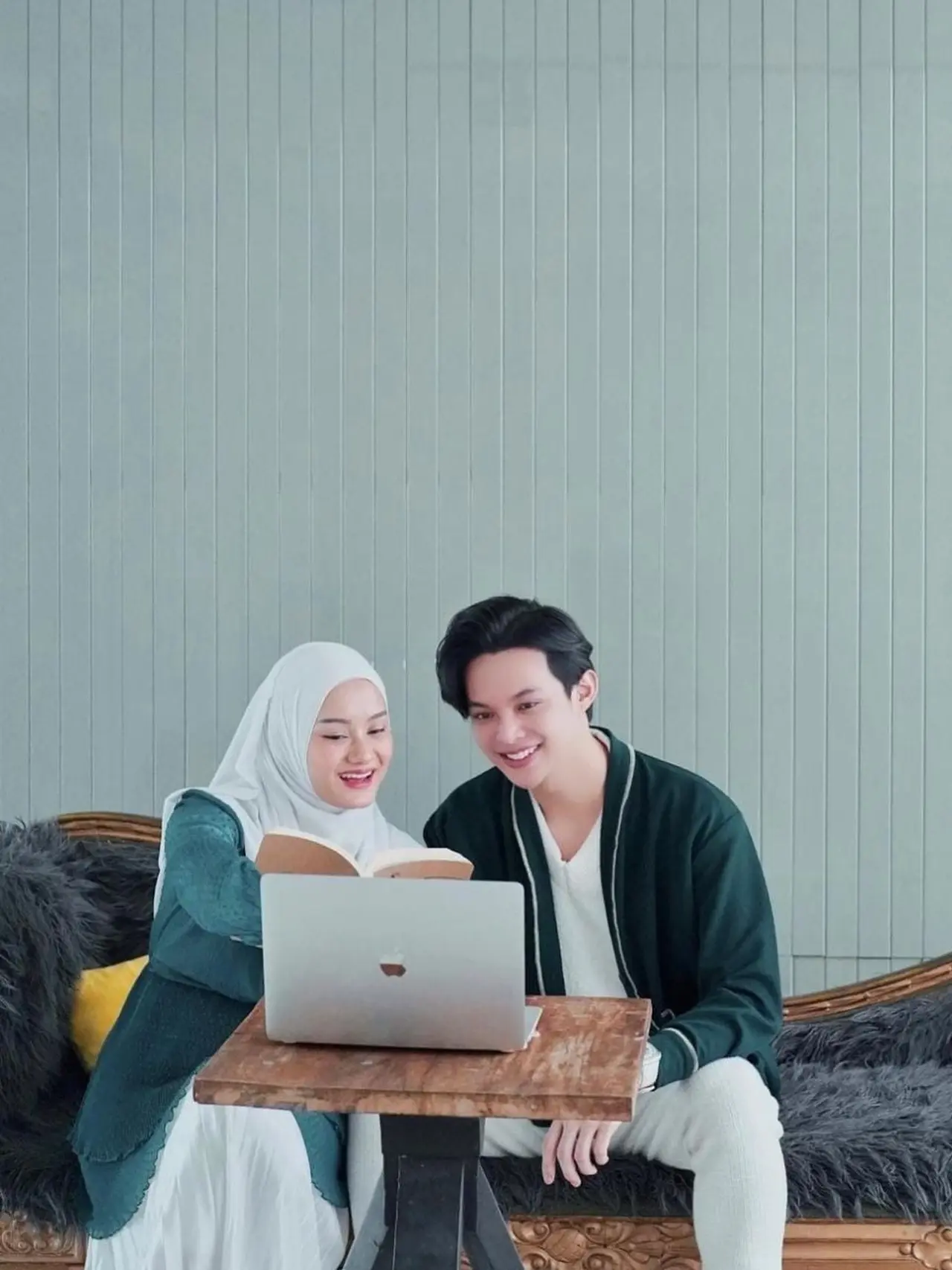 12 Inspirasi Foto Mesra Tanpa Bersentuhan Ala Dinda Hauw dan Rey Bayang ...