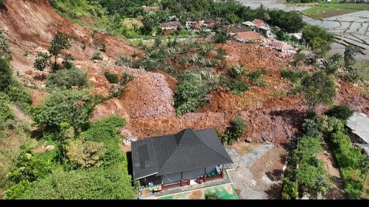 BPBD Minta Warga Nagreg Kabupaten Bandung Waspadai Potensi Longsor Susulan - Regional Liputan6.com