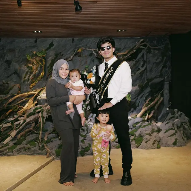 8 Potret Atta Lulus SMA di Usia 29 Tahun, Tak Gengsi Sudah Punya Dua ...