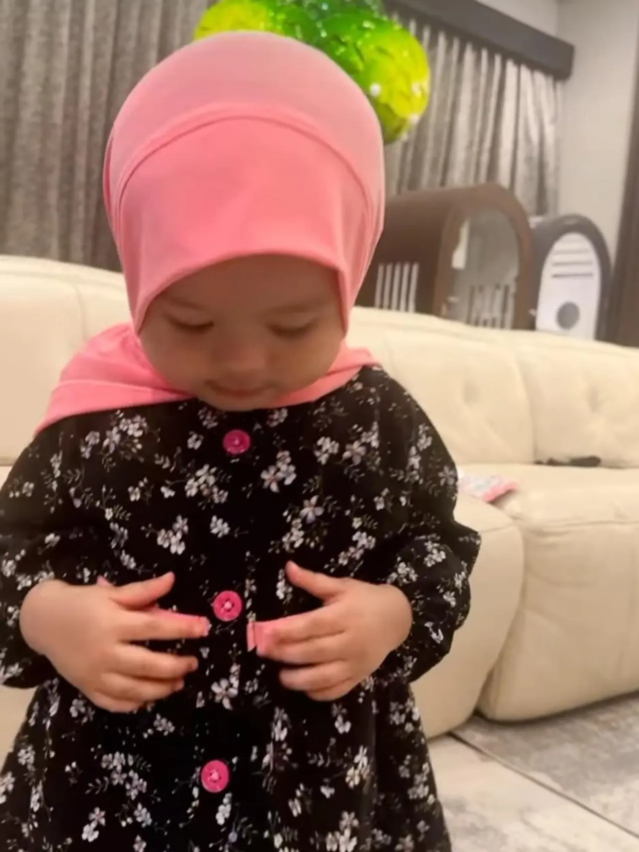 6 Potret Baru Ameena Anak Atta Halilintar saat Mengenakan Hijab, Bikin ...