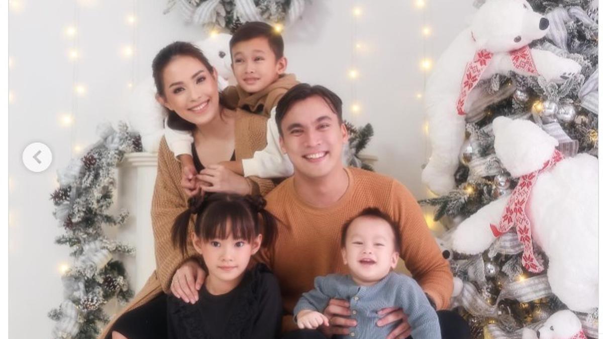 Lady Nayoan dan Rendy Kjaernett Pamer Keceriaan Natal 2023 Bareng Anak ...