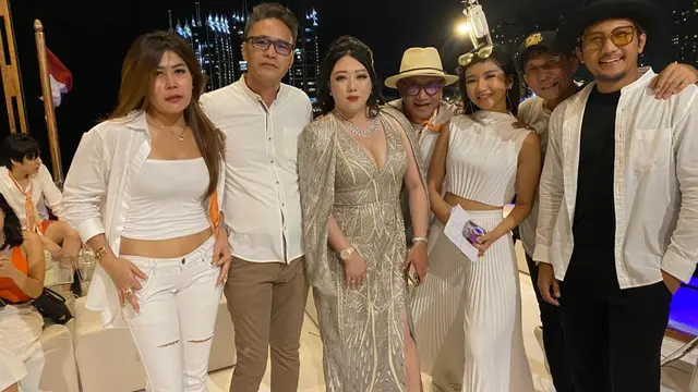 Penyanyi Sandy Canester Bicara Soal Adaptasi dan Perkembangan Teknologi - ShowBiz Liputan6.com