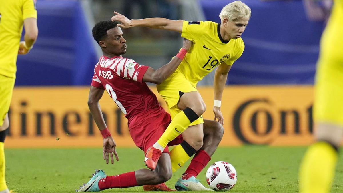 3 Teror Misterius Pemain Timnas Malaysia: Akhyar Rashid Dirampok ...