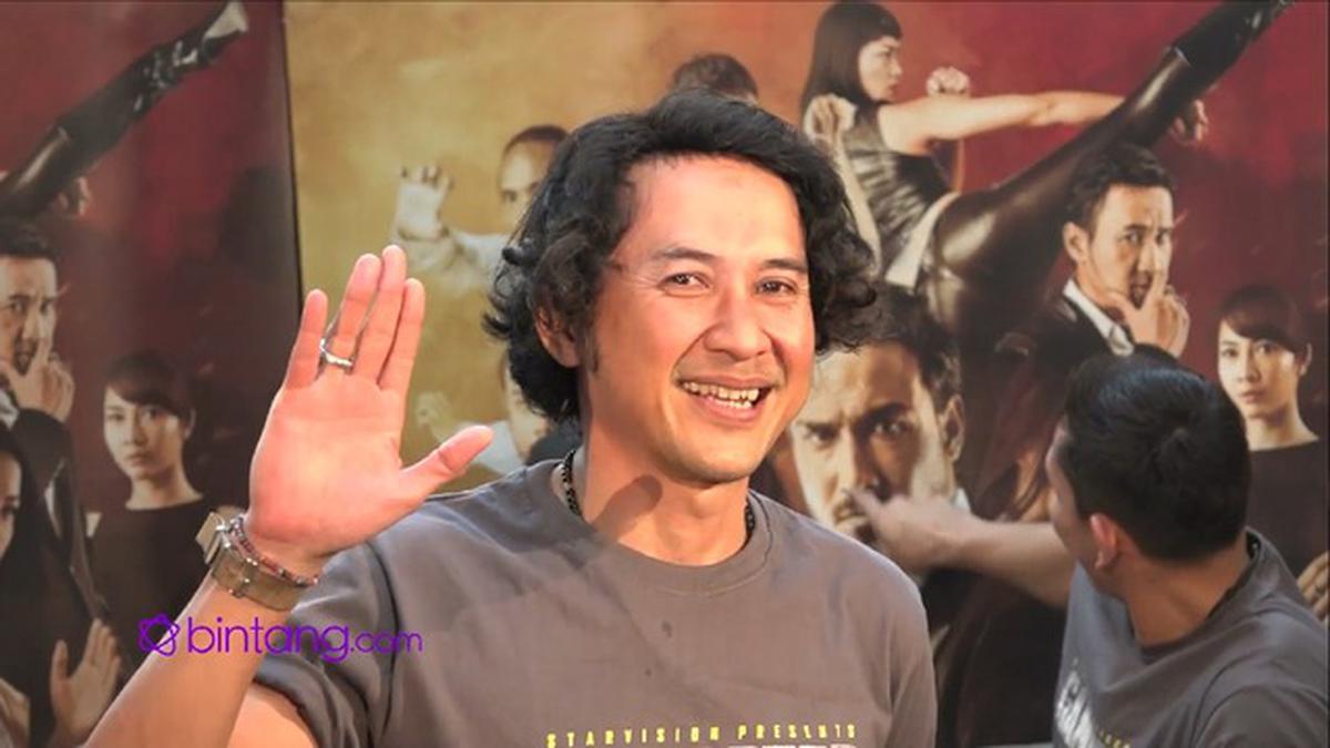 Agus Kuncoro Punya Dua Kepribadian di Film ‘Gangster' - Video Fimela.com