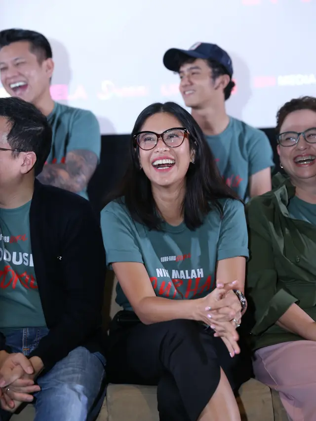 Debut Produser, Dian Sastrowardoyo Ungkap Alasan Angkat Tema Guru ...