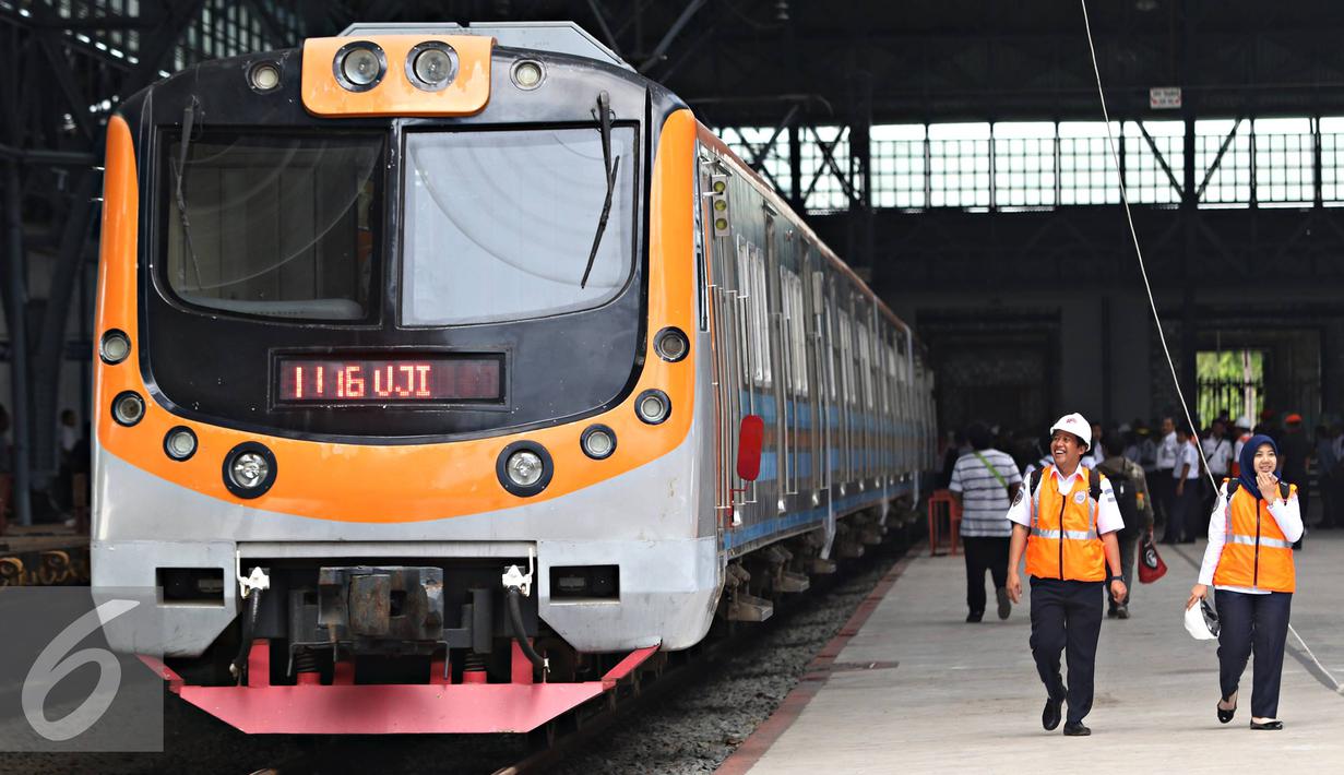 Stasiun Tanjung Priok Diuji Coba dengan Kereta Penumpang - Foto ...