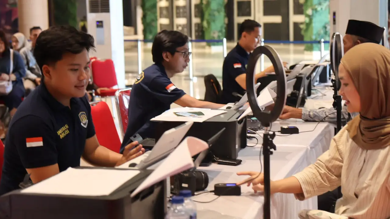 Imigrasi Bekasi Jemput Bola, 130 Slot Paspor Ludes dalam Sehari