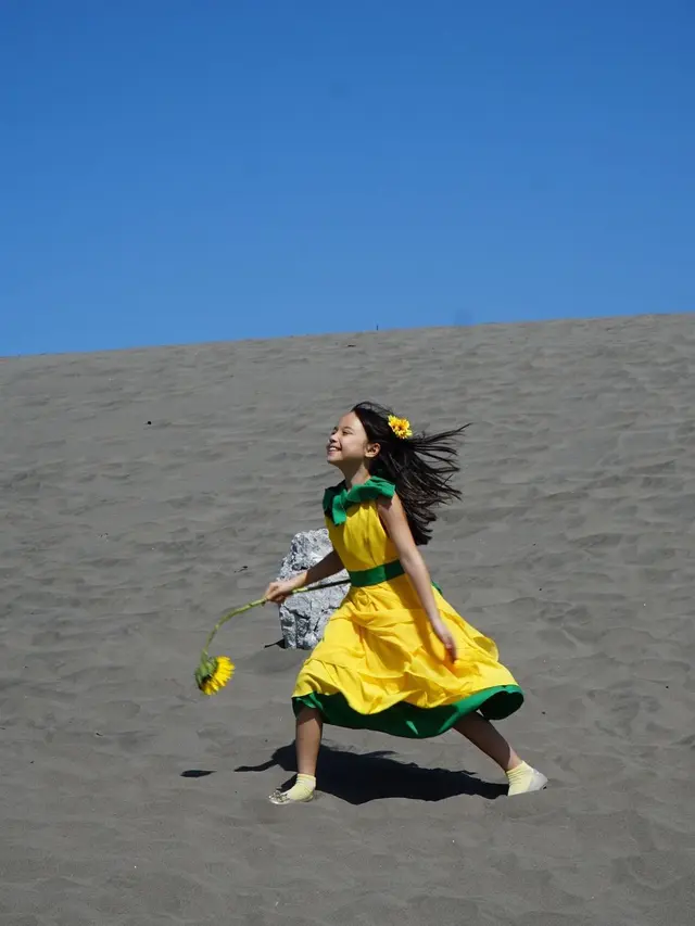 6 Potret Gempi Jadi Model Video Klip Gala Bunga Matahari Sal Priadi ...