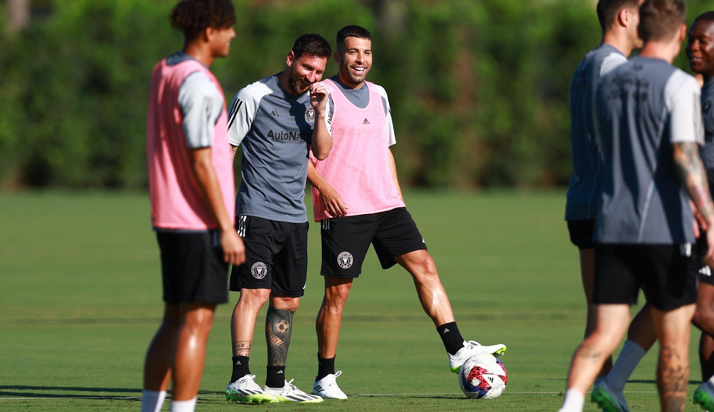 Momen Lionel Messi dan Jordi Alba Latihan Perdana Bersama Inter Miami