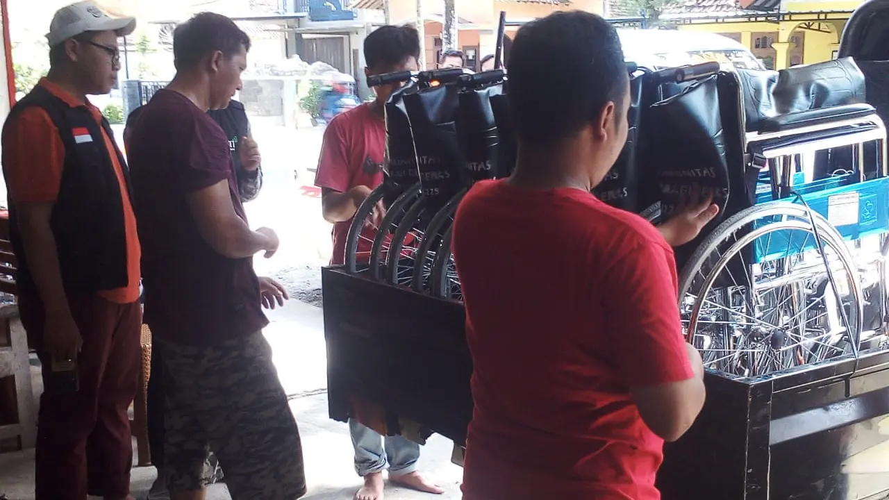 Lintas Batas Komunitas Berbagi Beras - Regional Liputan6.com