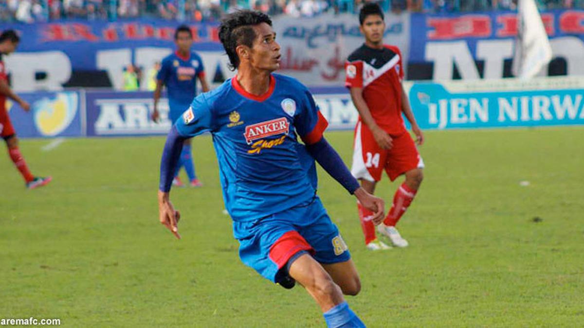 Fans Sukses `Paksa`Arema Indonesia Batalkan Penjualan M. Ridhuan
