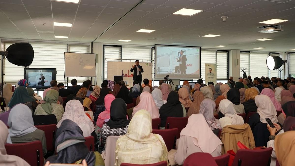 Datangkan UAH, Komunitas Muslim Indonesia di Belanda Gelar Kajian Islam ...