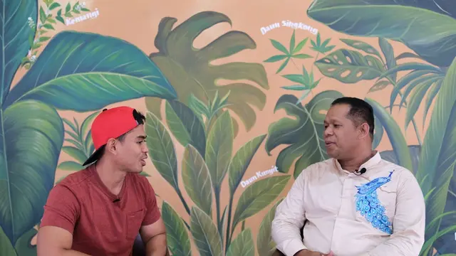 Ketika Food Vlogger Tanboy Kun Mukbang di Restoran MakCiak - Regional ...