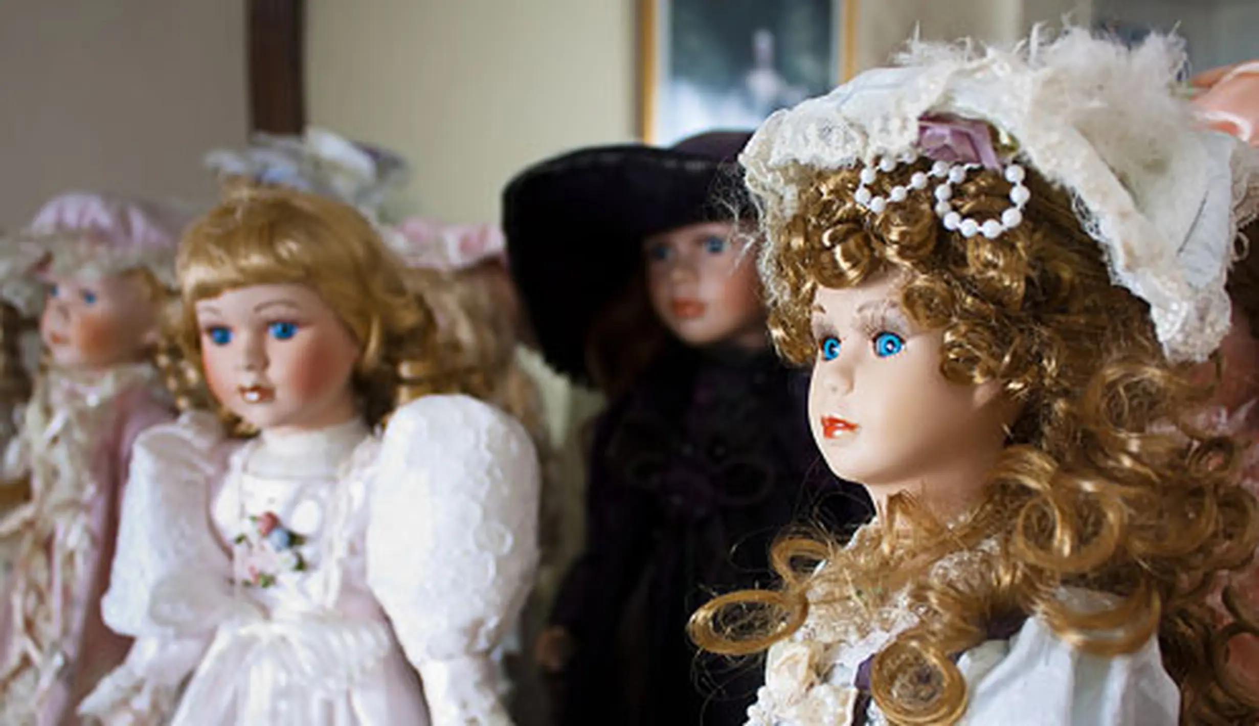 Foto-Foto Boneka Porselen Victoria, Cantik Tapi Seram - Photo Fimela.com