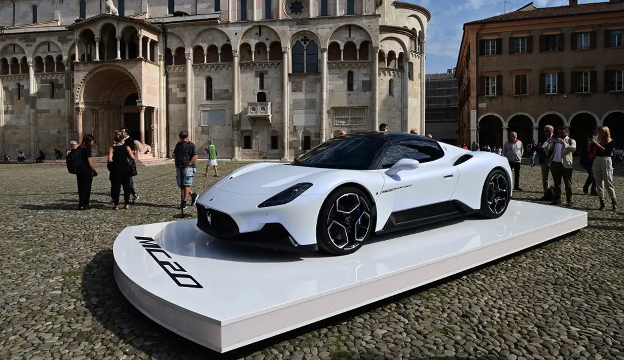 FOTO: Tampilan Mewah Mobil Sport Maserati MC20 - Foto Liputan6.com