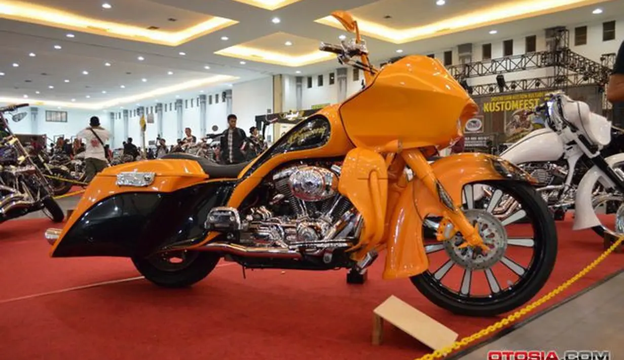 Custom Baggers - Kustomfest 2014 - Photo Otosia.com