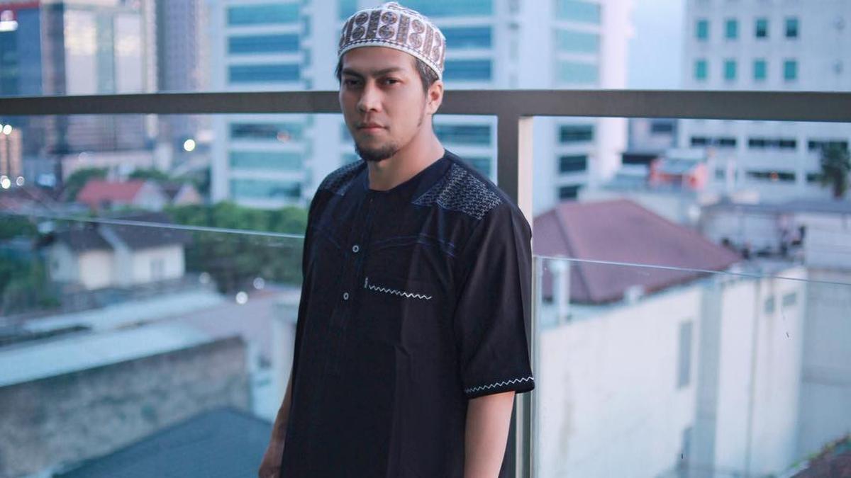 Foto: Meski Hijrah, Sunu Tetap Fashionable dan Kece - Islami Liputan6.com