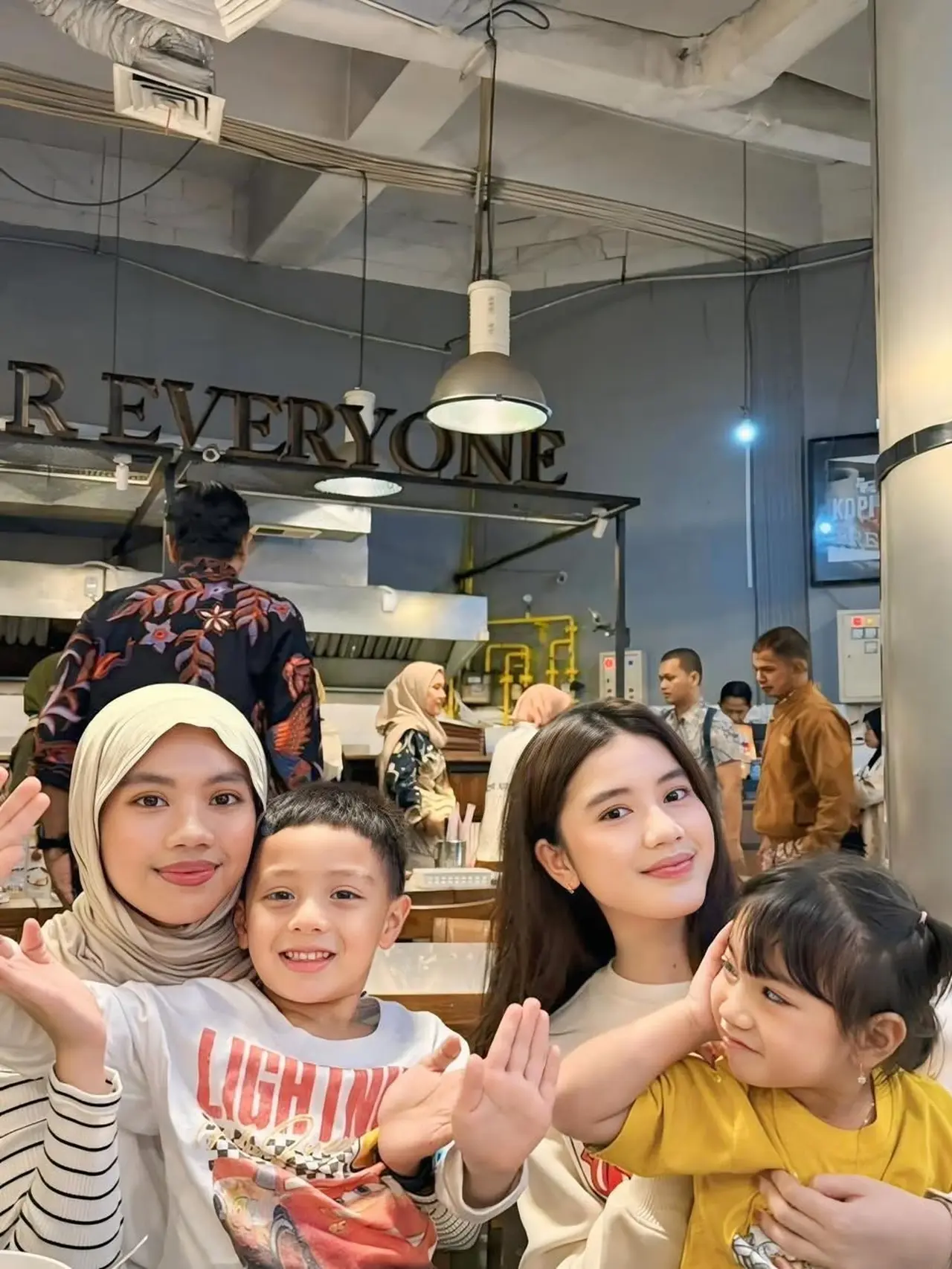 6 Potret Dua Anak Sambung Irish Bella, Putri Haldy Sabri Berparas ...