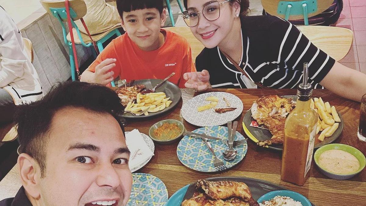 Rafathar Minta Kartu Bola sebagai Kado Ultah, Raffi Ahmad Kaget Tahu ...