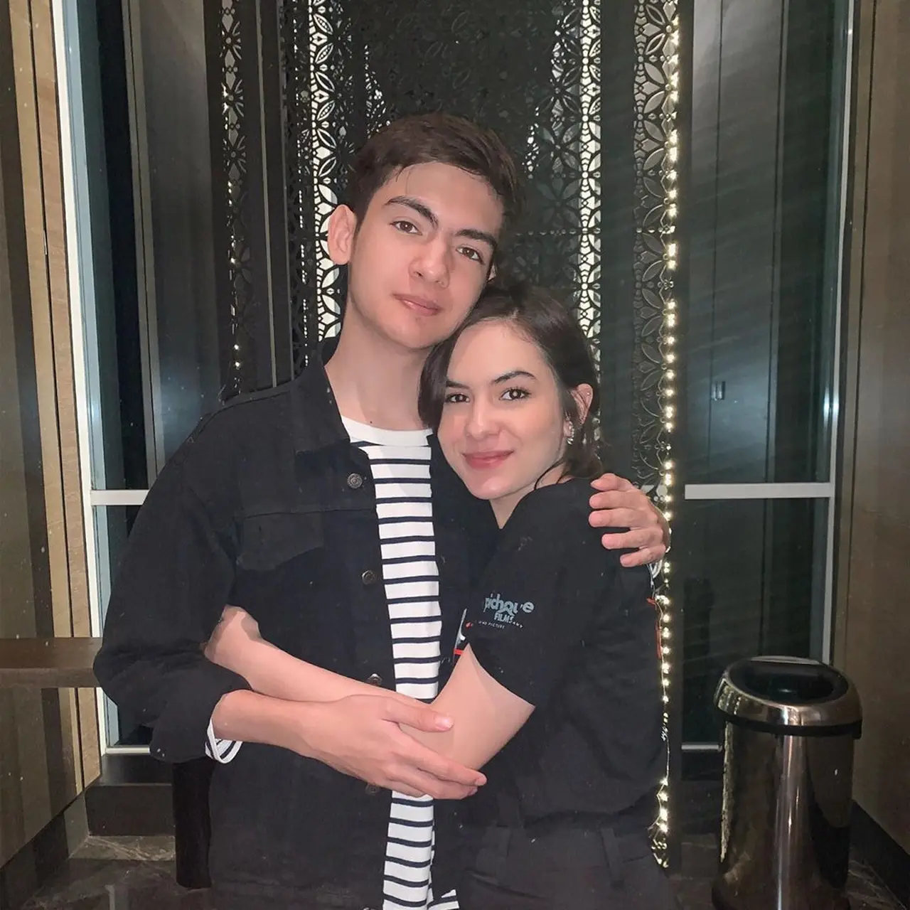 6 Potret Kebersamaan Steffi Zamora dan Kakaknya, Bak Orang Pacaran - Hot Liputan6.com