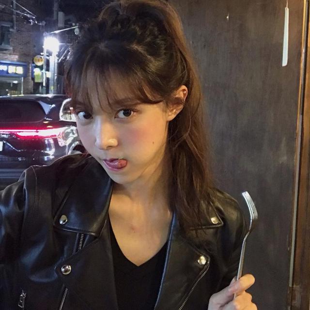 6 Inspirasi Gaya Cewek Mamba ala Moon Ji Hyo yang Dikabarkan Pacaran ...