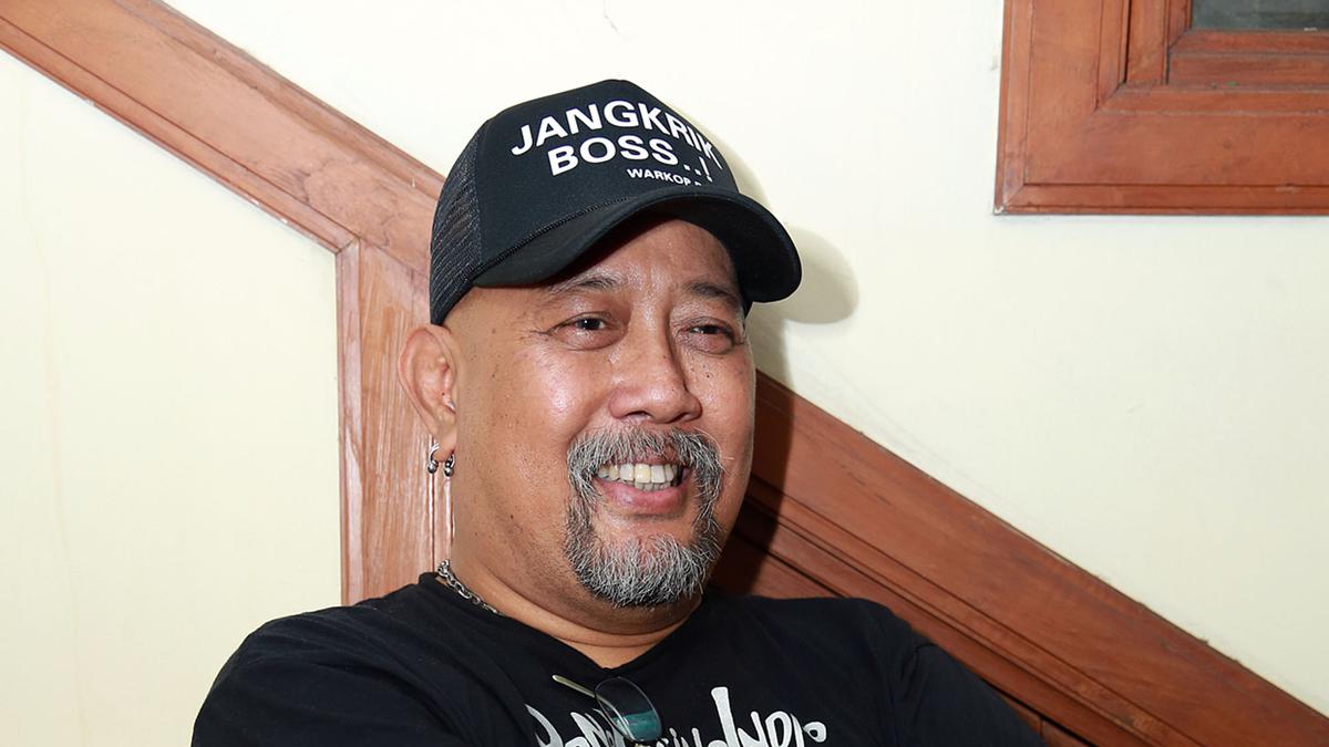 Indro Menangis 'Lihat' 2 Sahabatnya Kembali di Warkop DKI Reborn