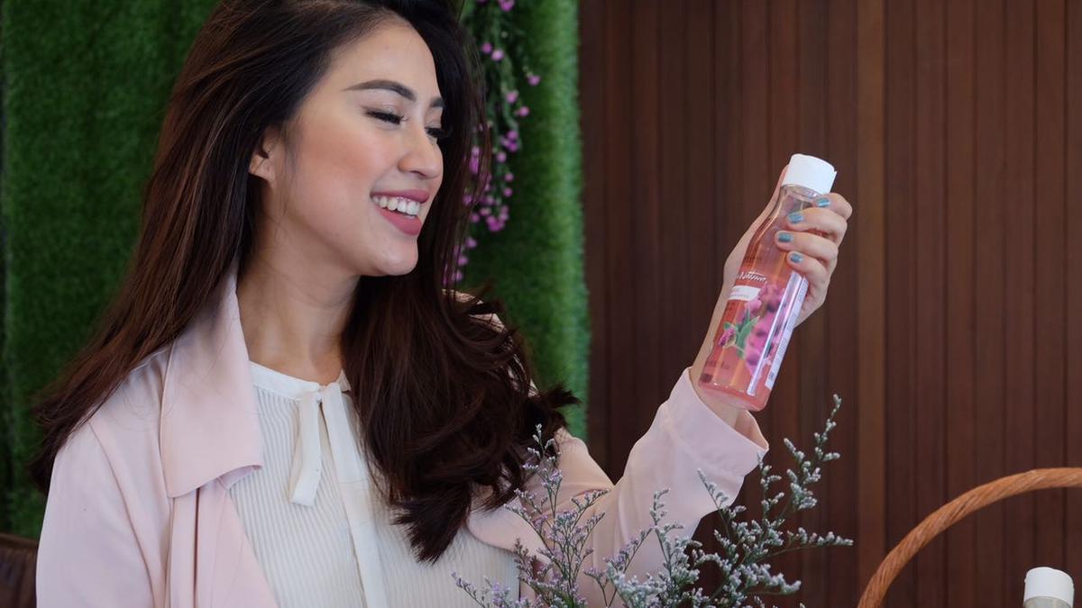 Ini Rahasia Tyna Mirdad Rawat Kulit di Rumah - Fashion & Beauty ...