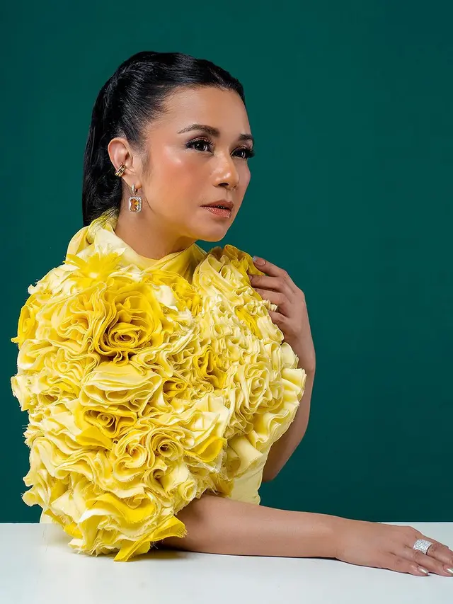 6 Potret Terbaru Ruth Sahanaya Awet Muda di Usia 57 Tahun, Rekam Jejak Sang Diva Sejak 1987 ...